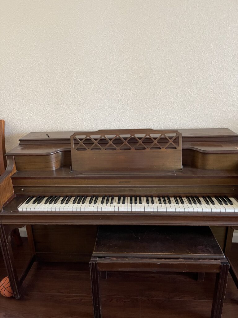 Free Piano in Pittsburg, California: Janssen