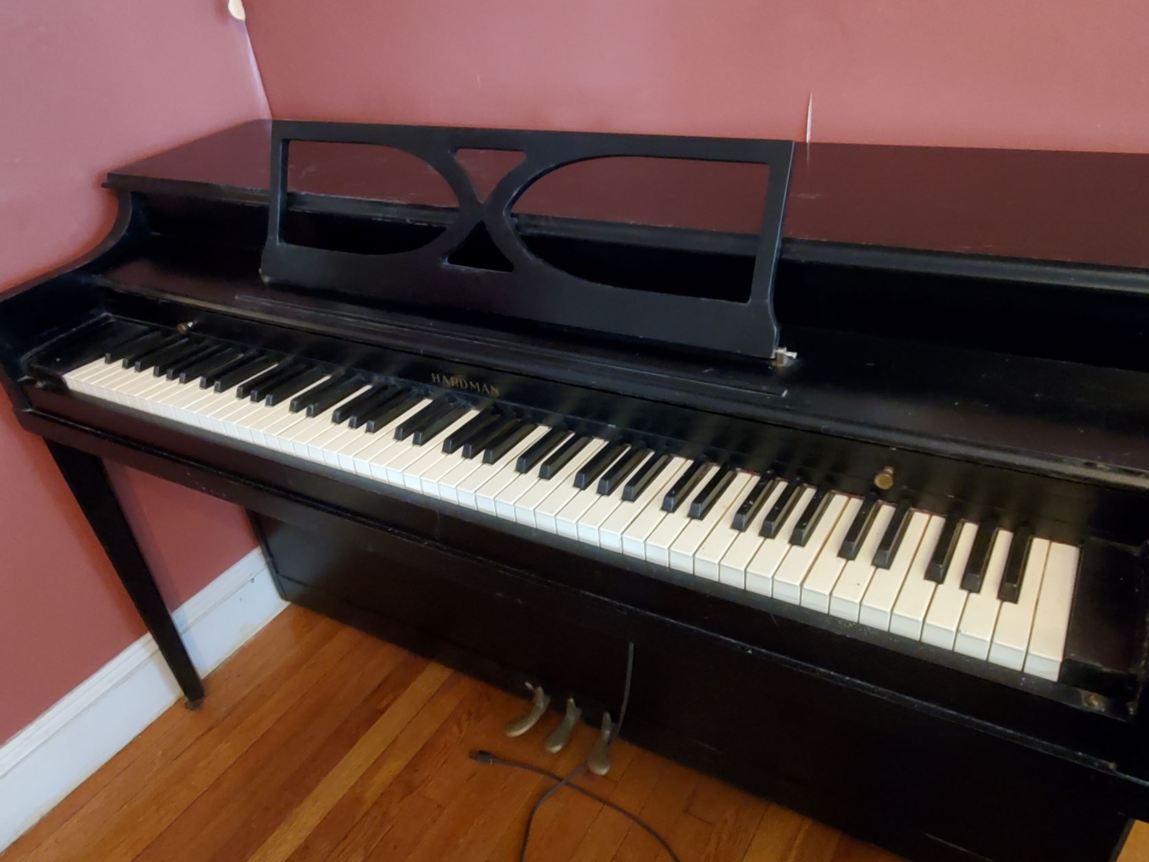 Free Piano in Boston, Massachusetts: Hardman, Peck & Company Spinet