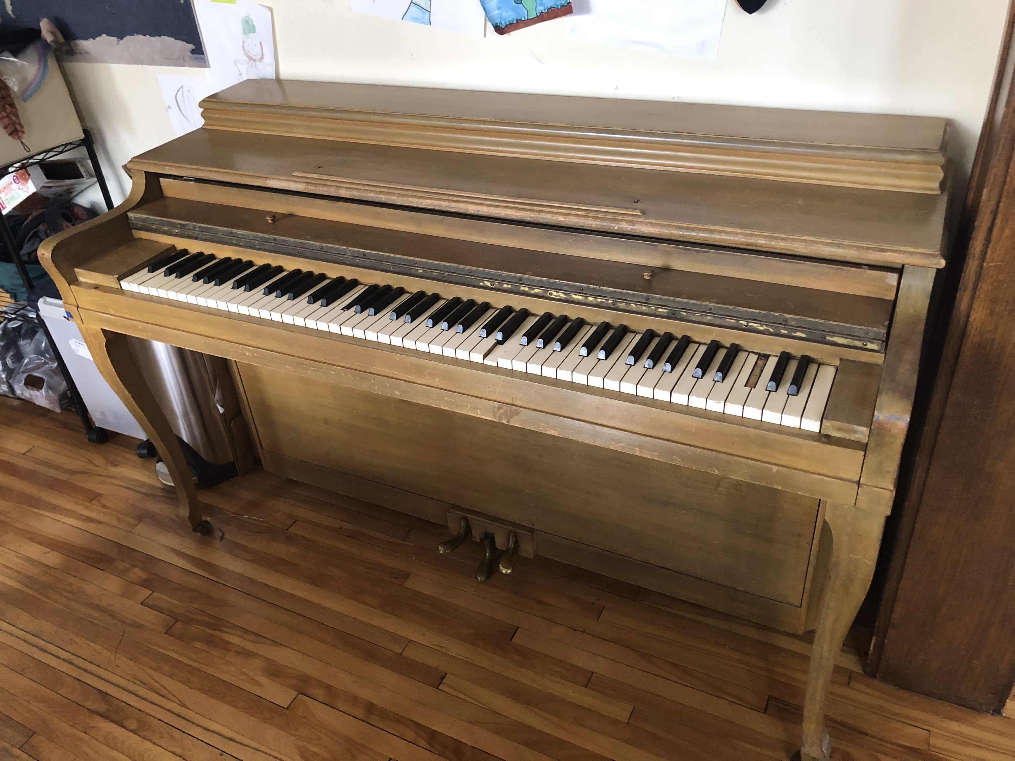 Free Piano in Minneapolis, Minnesota: Spinnet