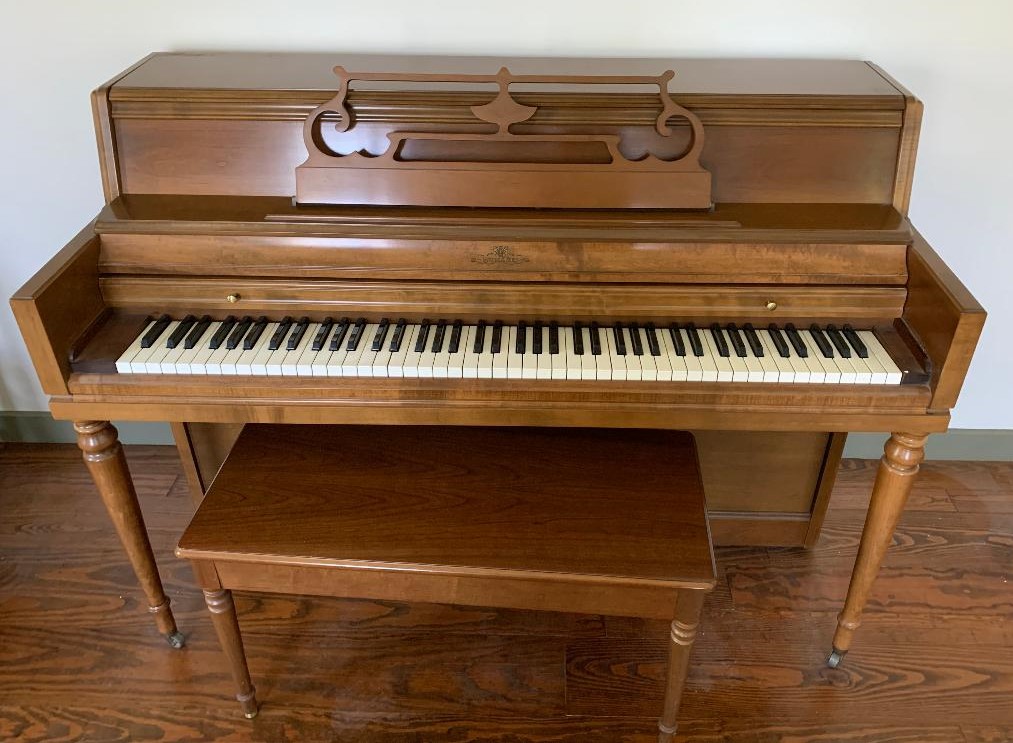 Free Piano in Tewksbury, Massachusetts: Wurlitzer upright