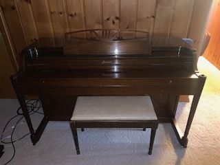 Free Piano in Mountlake Terrace, Washington: Acrosonic Console
