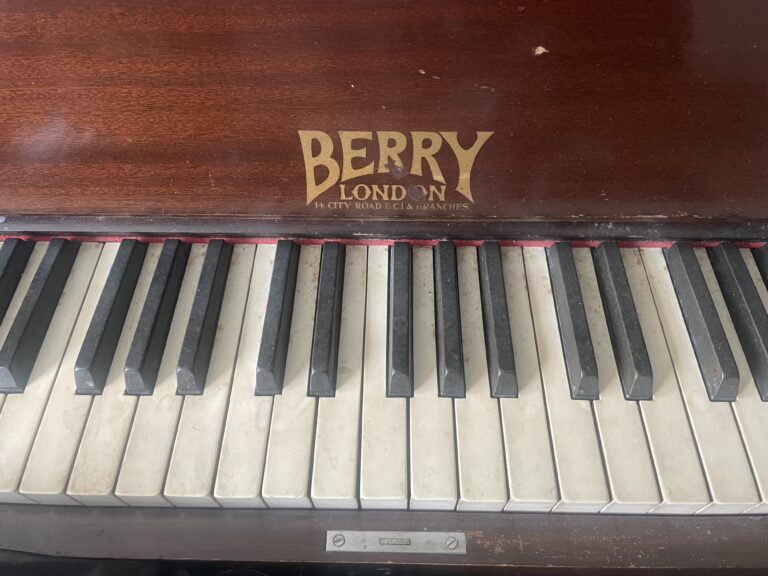 Free Piano in London, Greater London: Berry Upright Piano Art Deco ...